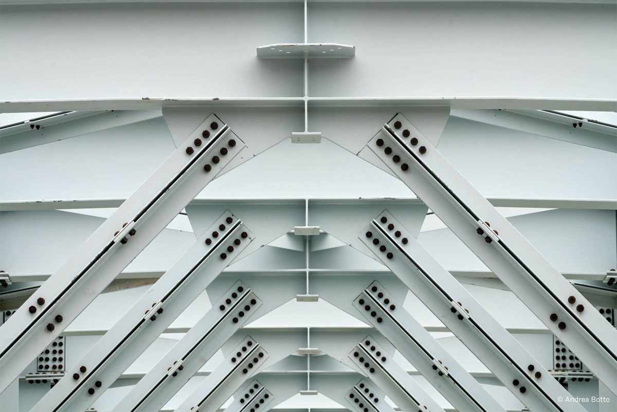 Day 119/365 of Steel - San Giorgio Bridge - SteelExplained.com