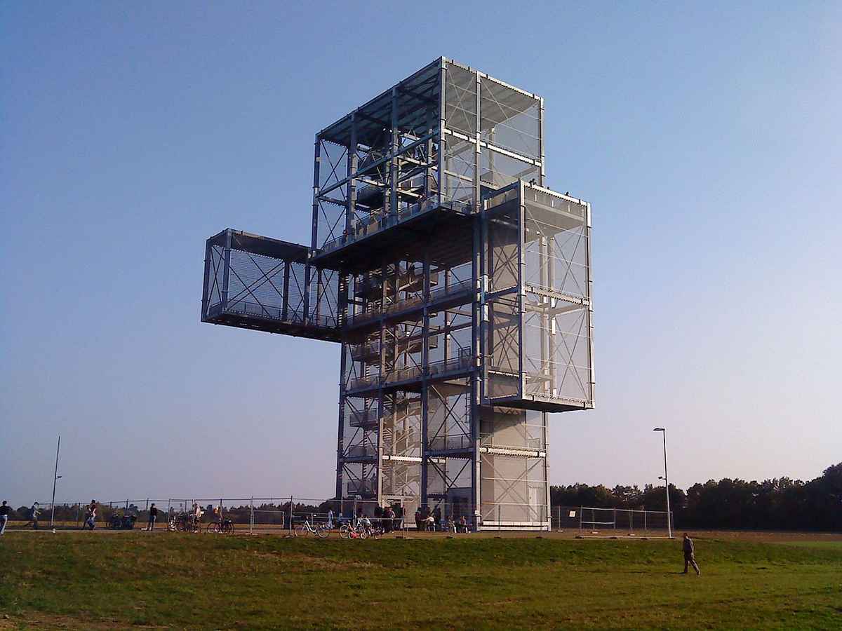 Day 319/365 of Steel - Observation towers - SteelExplained.com